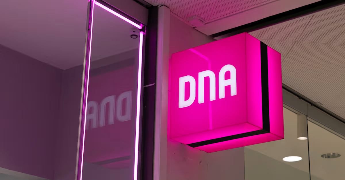 Comprehensive Guide: DNA SIM Card & eSIM for Travelers 2025