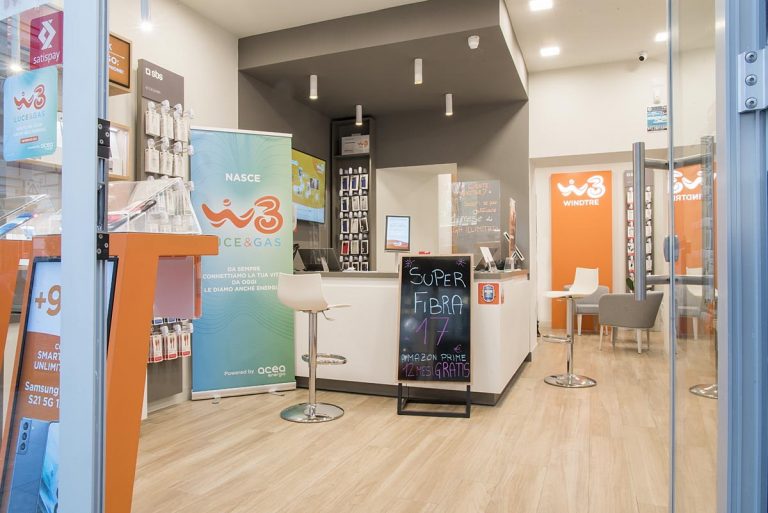 Tourist's Guide to WindTre SIM Cards and eSIM 2025